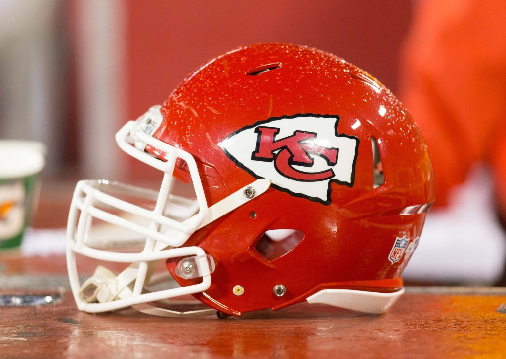 Chiefs Waive Junior Hemingway, Tavon Rooks