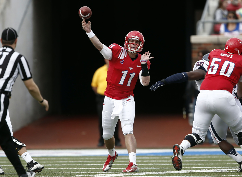 Panthers Sign QB Garrett Gilbert