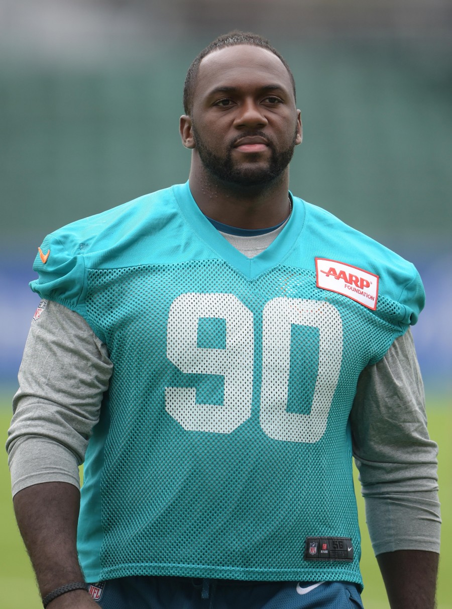 Dolphins To Place DT Earl Mitchell On IR