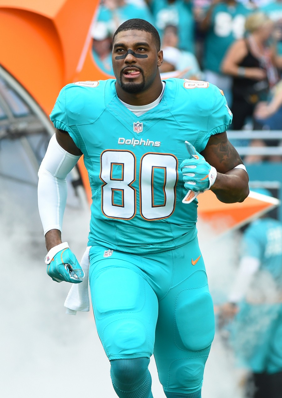 Bears To Sign Dion Sims