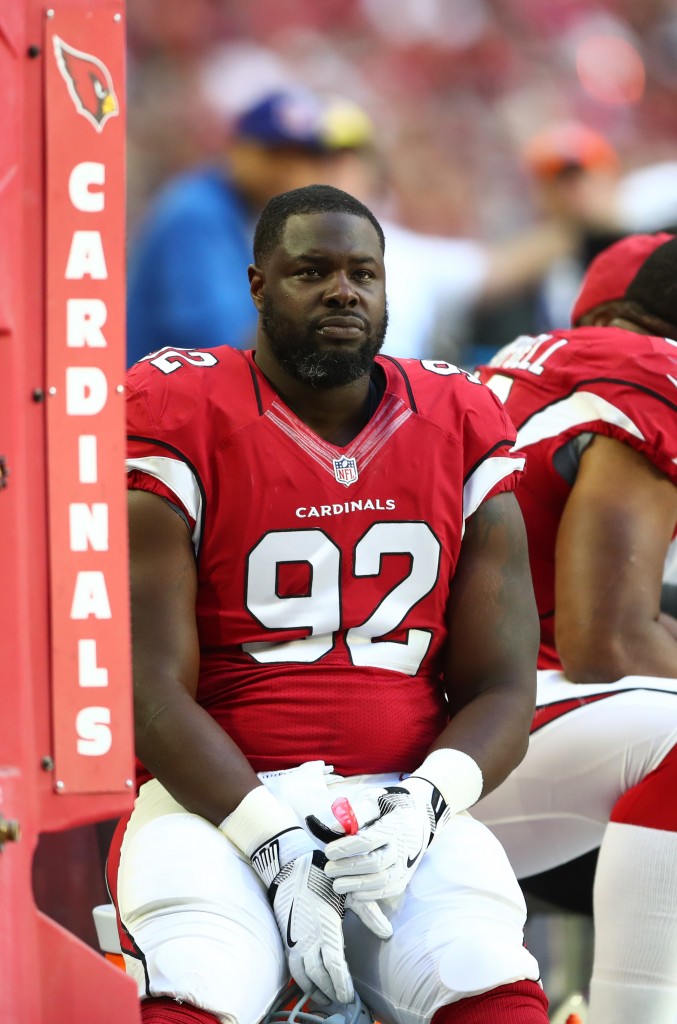 Cardinals Re-Sign DL Frostee Rucker