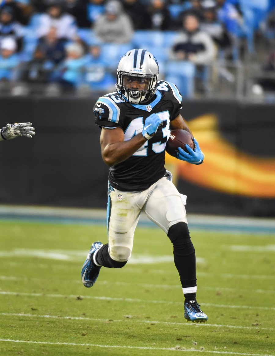 Panthers Re-Sign Fozzy Whittaker