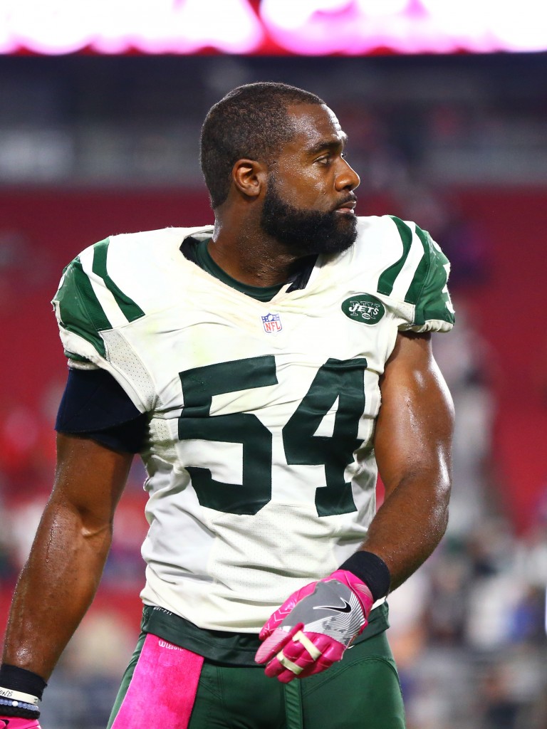 Falcons Re-Sign LB Bruce Carter