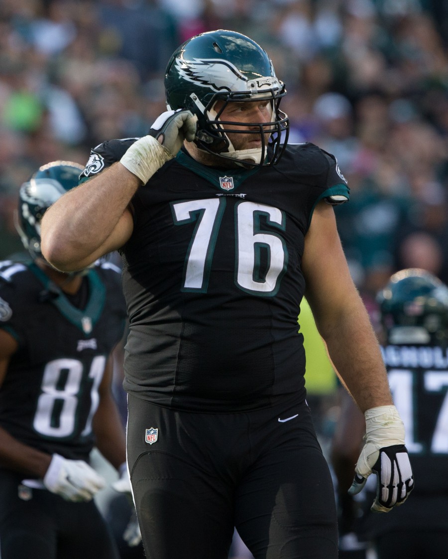 Eagles Cut LG Allen Barbre