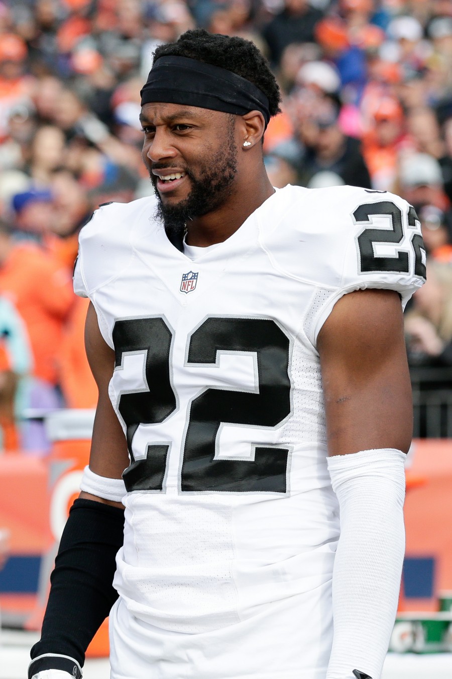 Bills To Sign Taiwan Jones