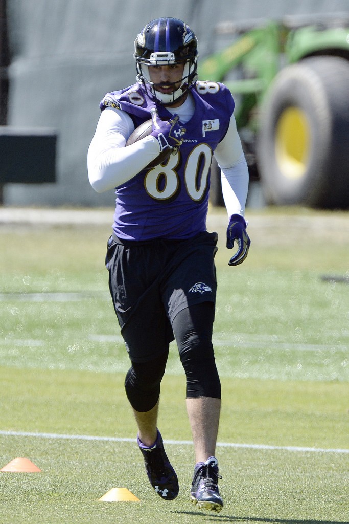 Ravens' Crockett Gillmore, Maurice Canady Sustain Knee Injuries