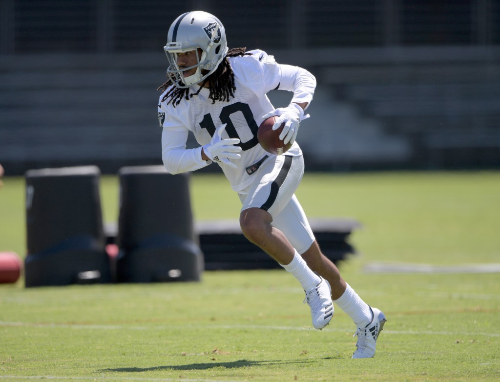 Raiders Extend WR Seth Roberts