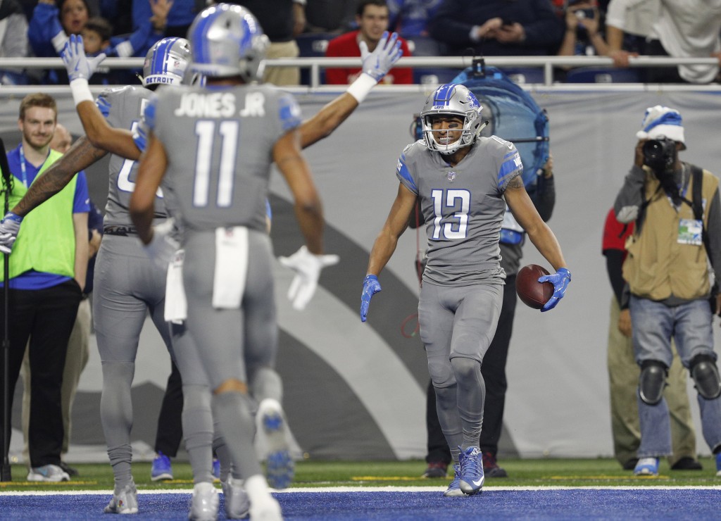 Giants Sign T.J. Jones