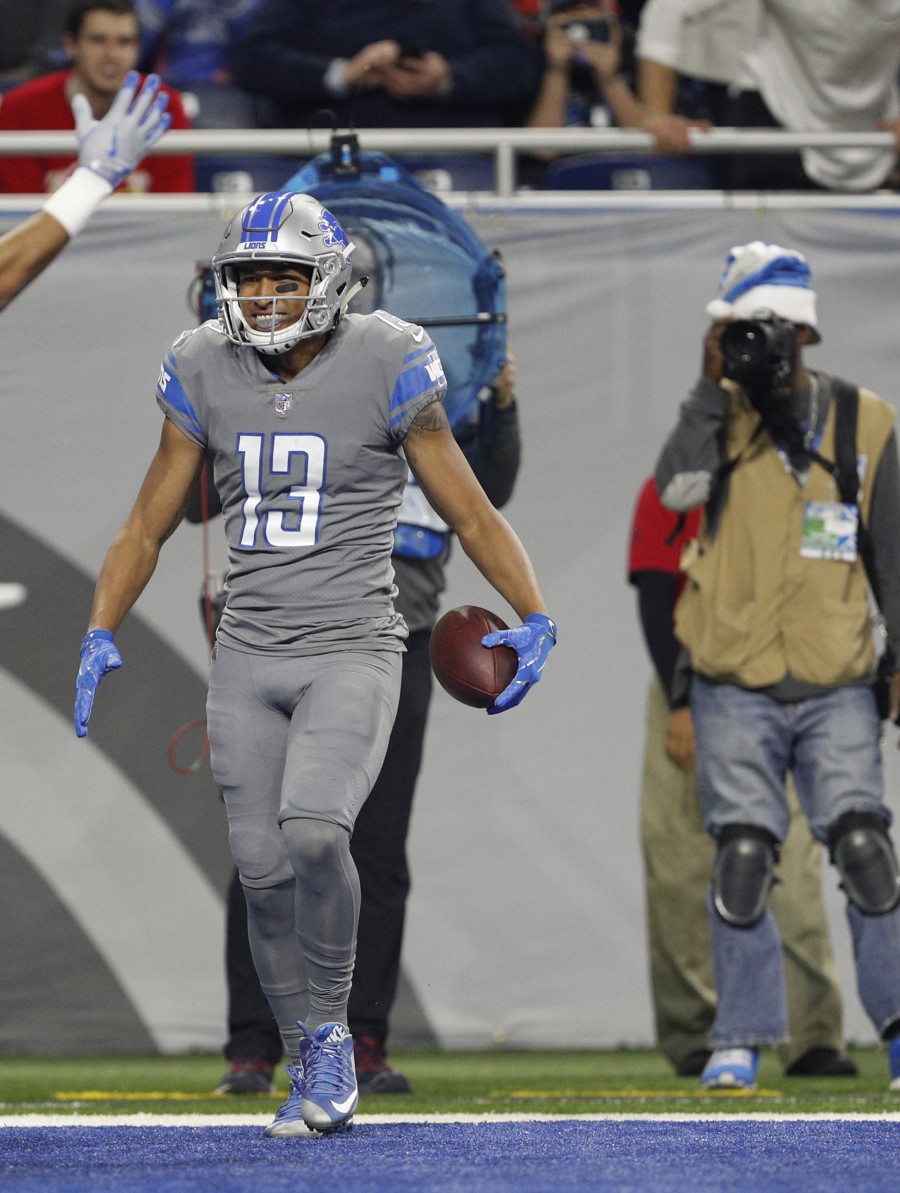Giants Sign T.J. Jones