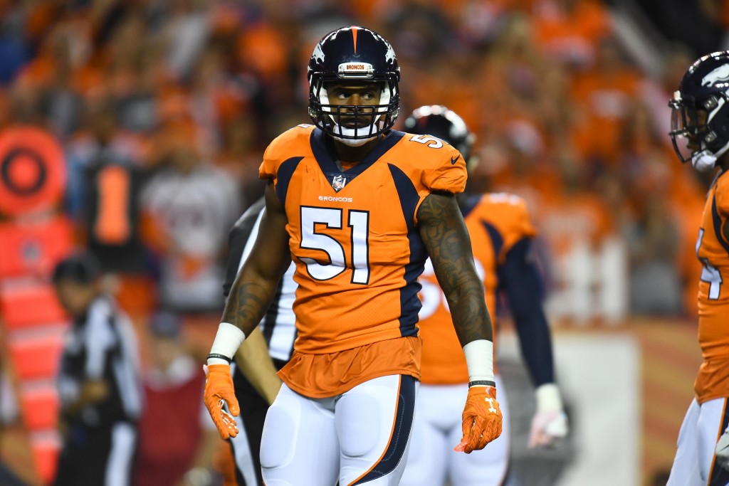 Broncos LB Todd Davis Partially Tears Calf Muscle