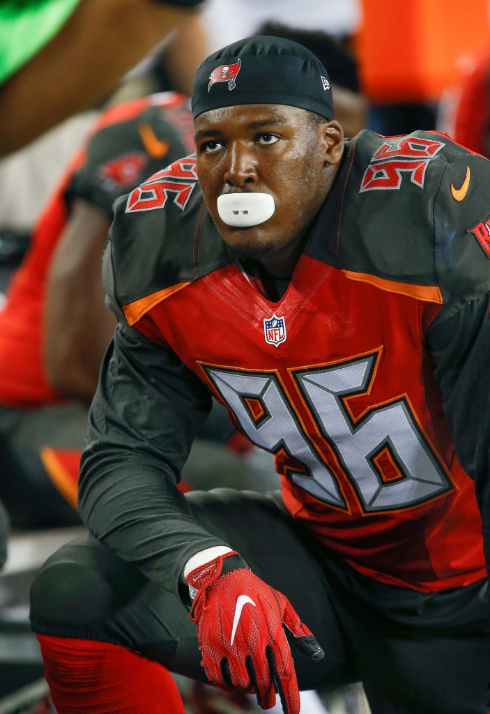 Bills To Meet With DE Ryan Russell