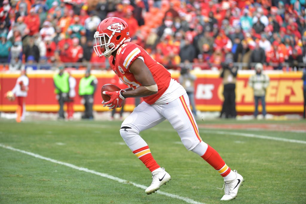 Titans Sign RB Akeem Hunt, Three Others