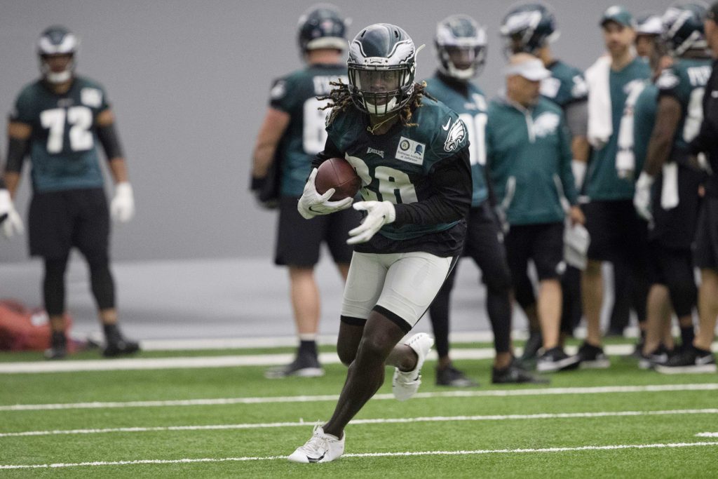 Jay Ajayi To Visit Colts