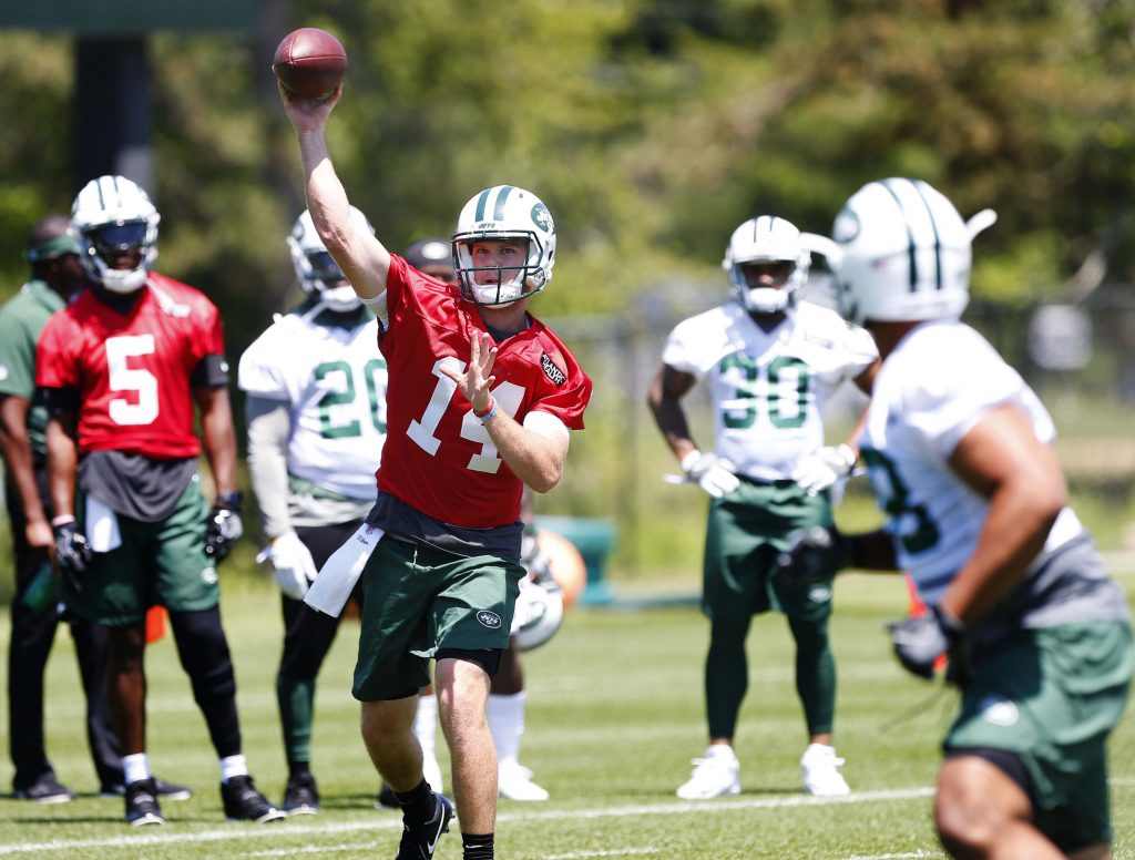 AFC East Notes: Patriots, Edelman, Jets, Darnold, Long