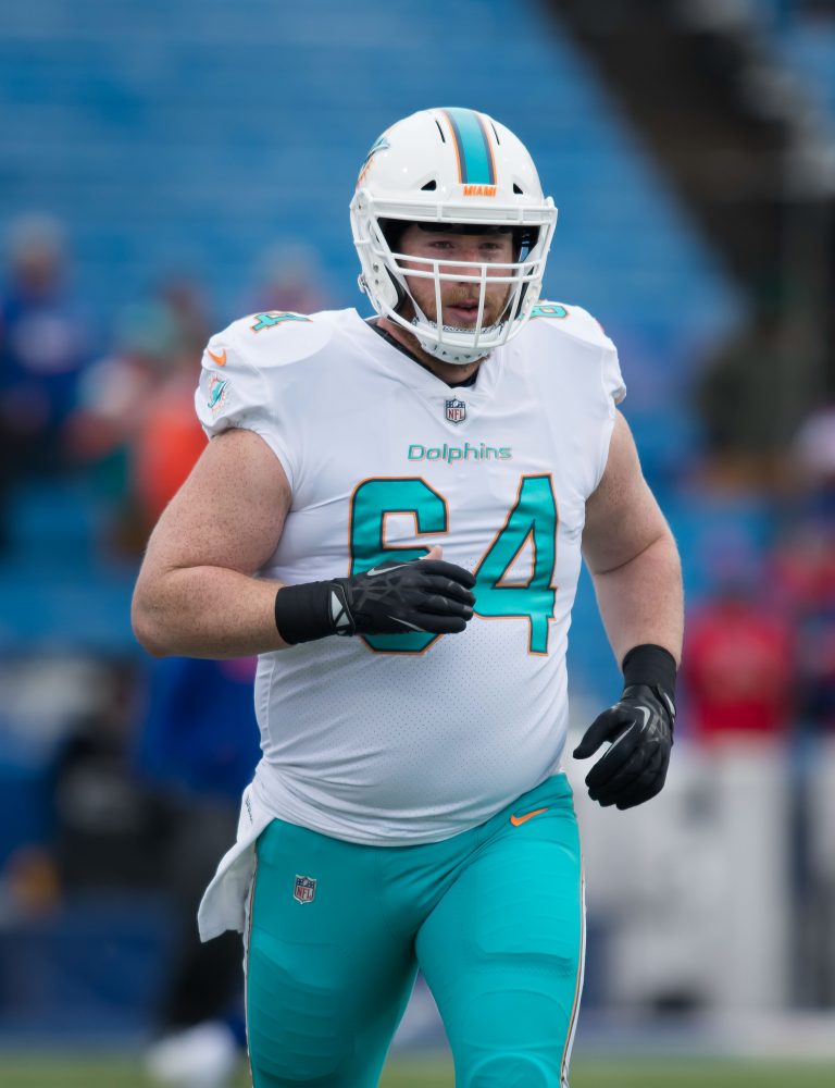 Dolphins Designate OL Jake Brendel, LB Mike Hull As IR/Return