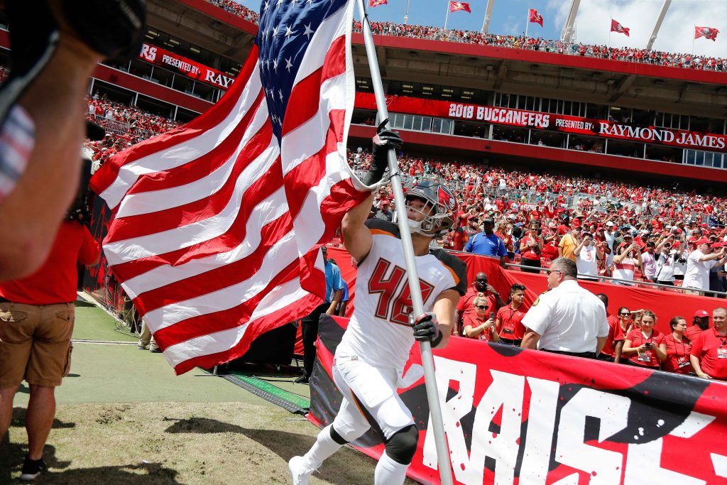 Buccaneers LB Jack Cichy Tears ACL