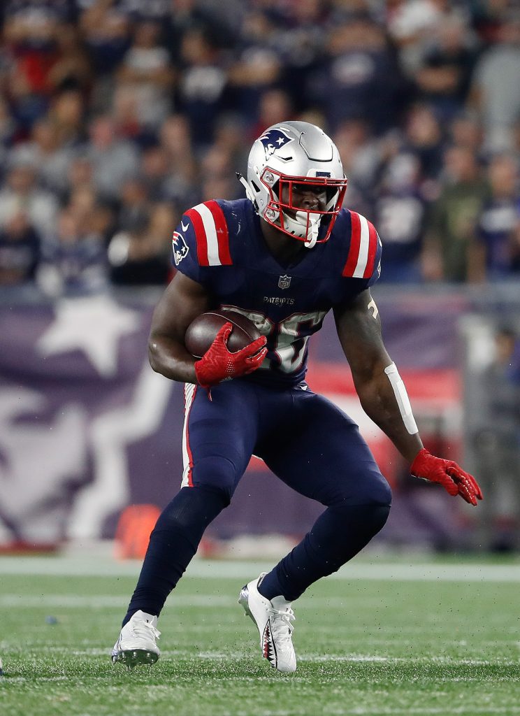 Pats RB Sony Michel Undergoes Knee Scope