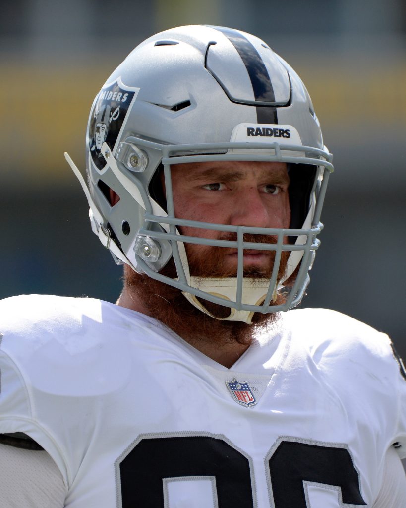 Raiders Cut TE Lee Smith