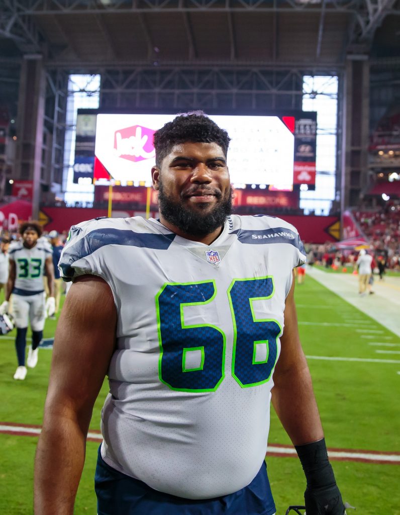 Bills Sign OL Jordan Simmons