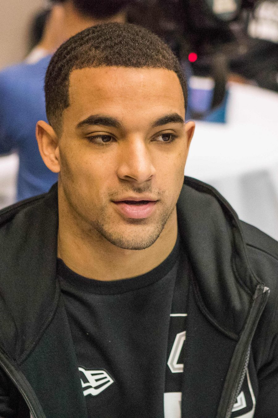 Dolphins Sign Rookie RB Malcolm Perry