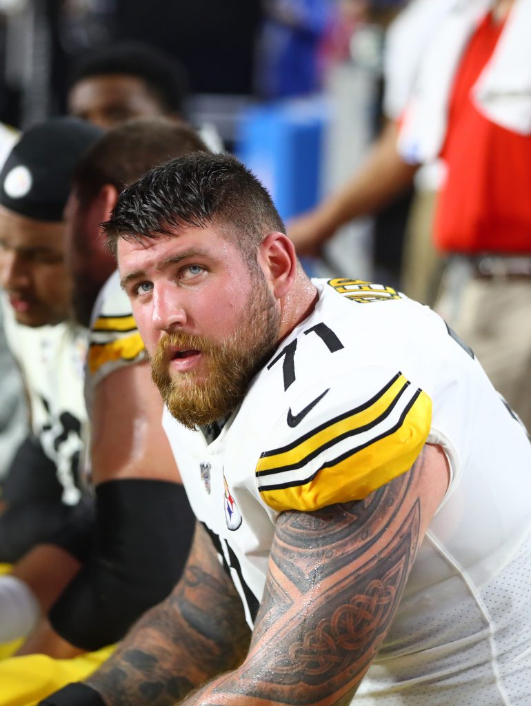 Steelers' OT Matt Feiler Signs Tender