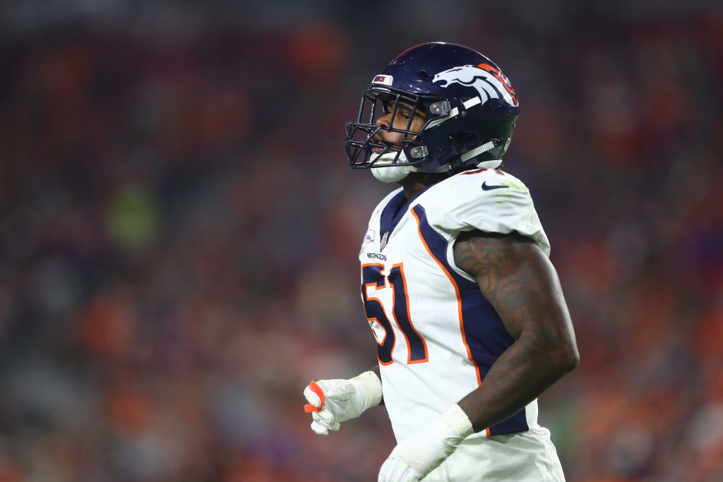 Giants Sign Todd Davis