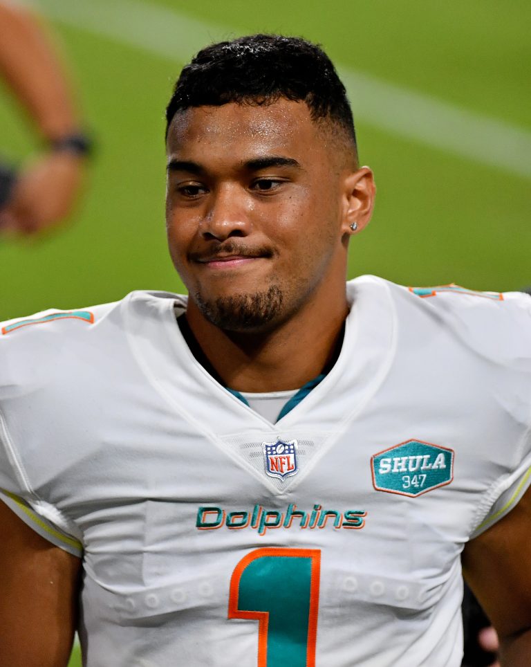 Dolphins Activate QB Tua Tagovailoa Off IR