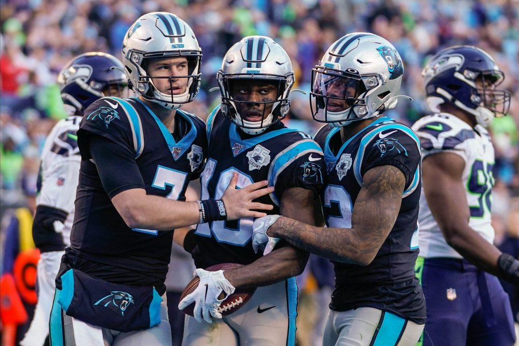 Panthers Sign DJ Moore To Extension