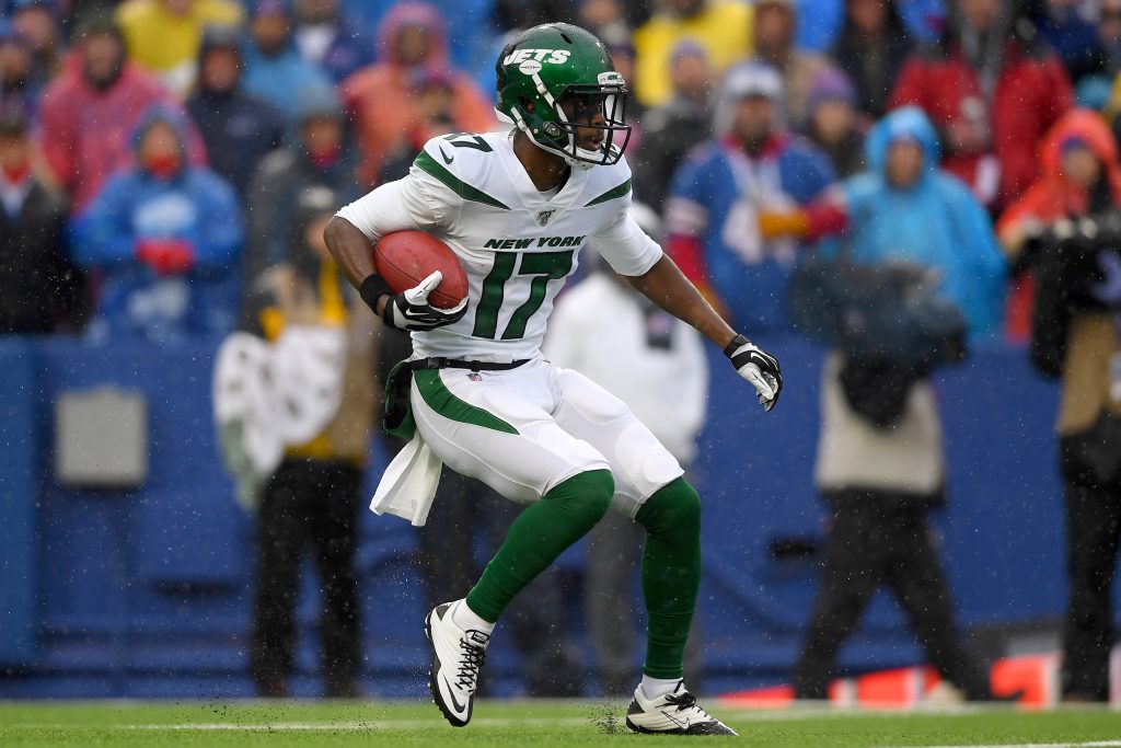 Jets Re-Sign WR Vyncint Smith