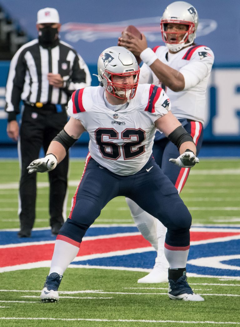 Chiefs To Sign Joe Thuney