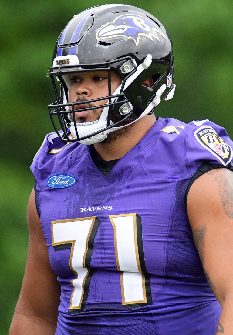 Dolphins Sign T Jermaine Eluemunor