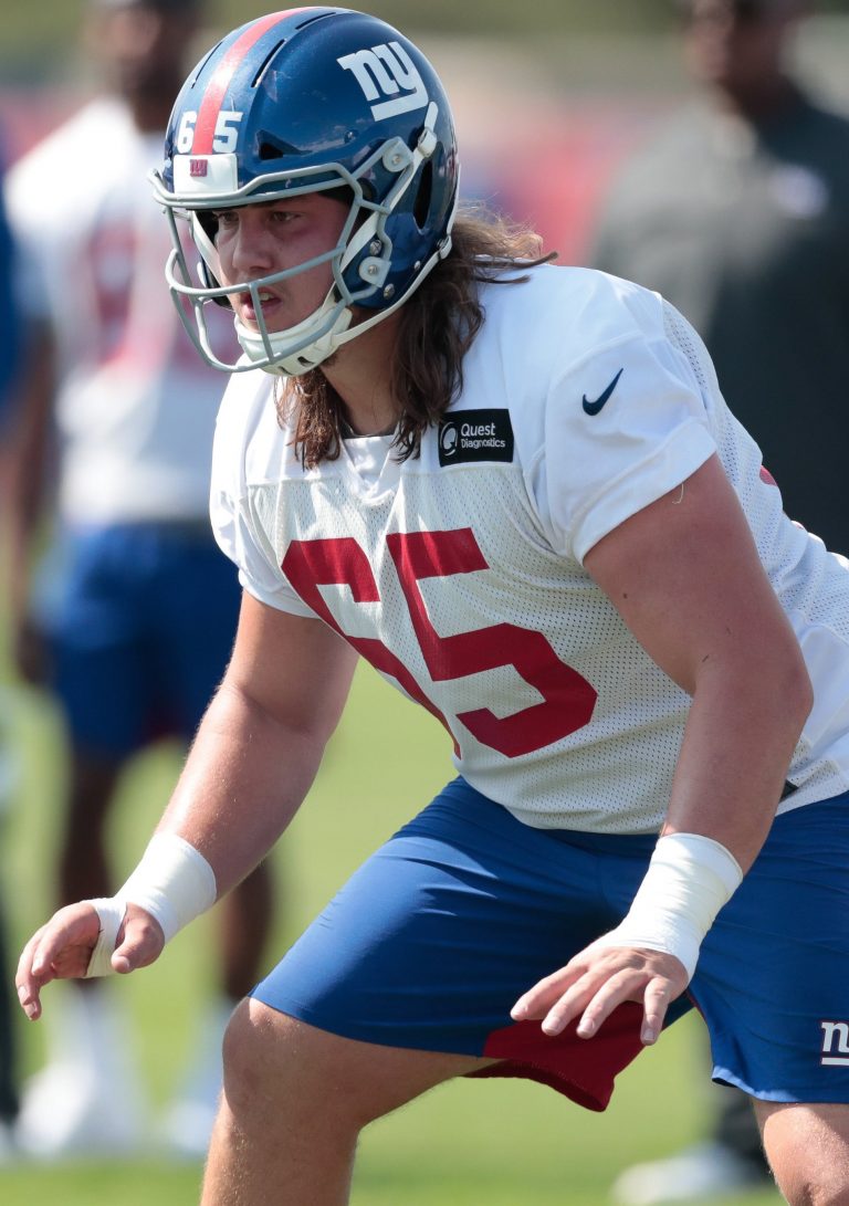 Commanders To Sign OL Nick Gates