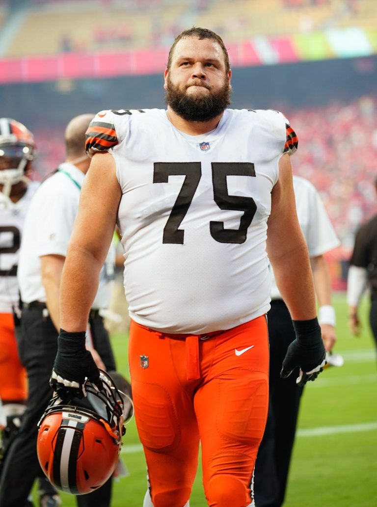 Browns Eyeing Joel Bitonio Extension