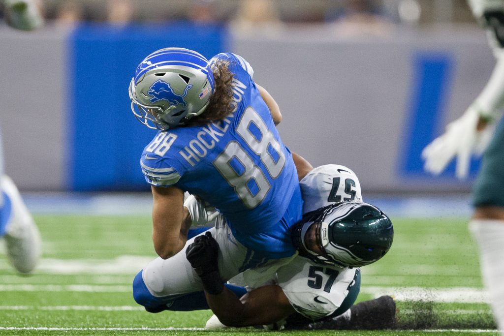 Eagles Extend LB T.J. Edwards