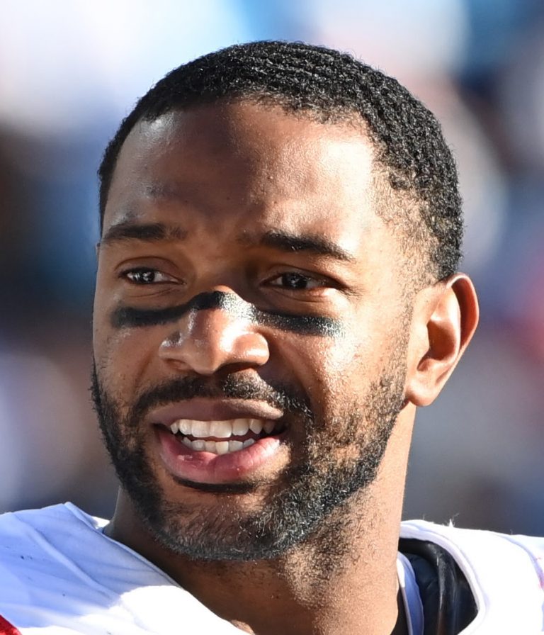 Patriots Extend S Adrian Phillips