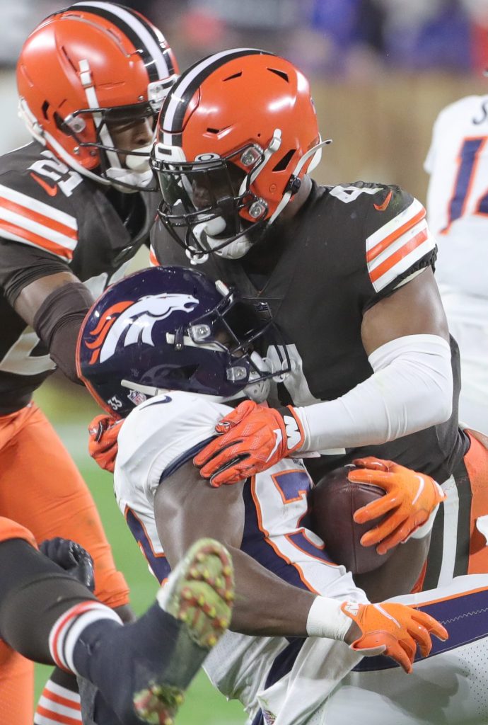 Commanders To Host LB Anthony Walker