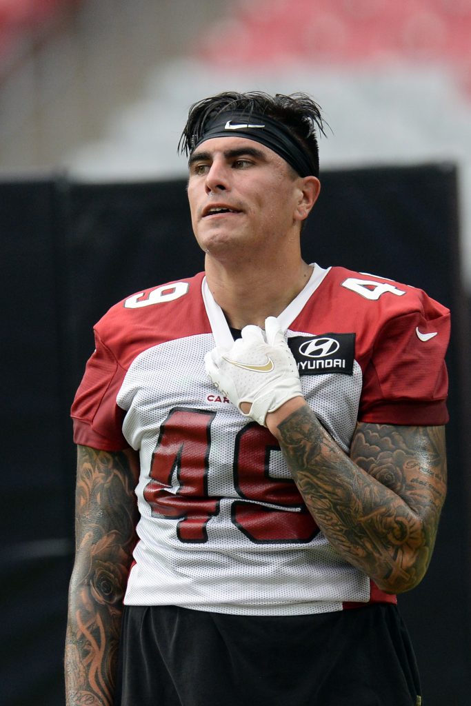 Cardinals' LB Fitts Retires