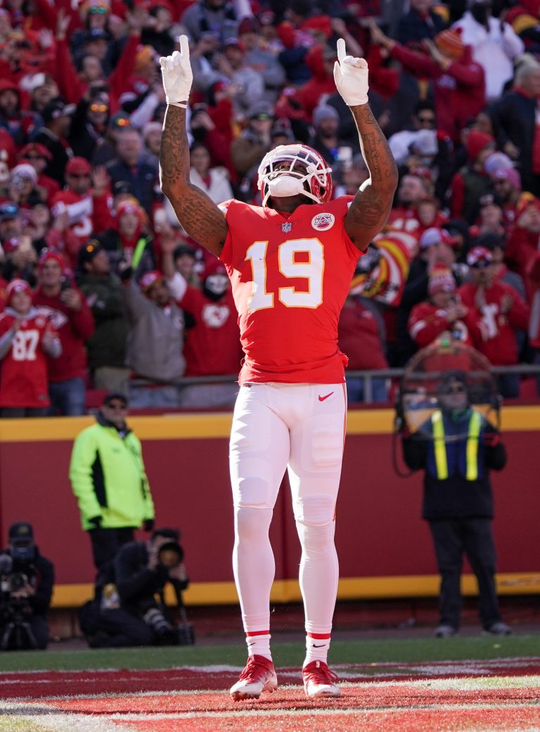 Titans To Sign WR Josh Gordon To Practice Squad