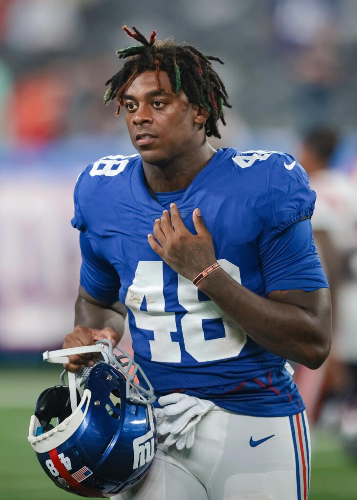 Giants Waive LB Tae Crowder