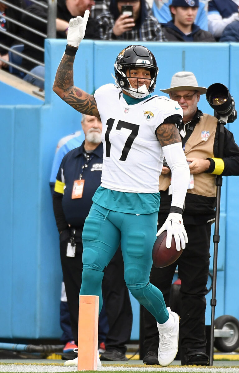 Jaguars Place Franchise Tag On Evan Engram