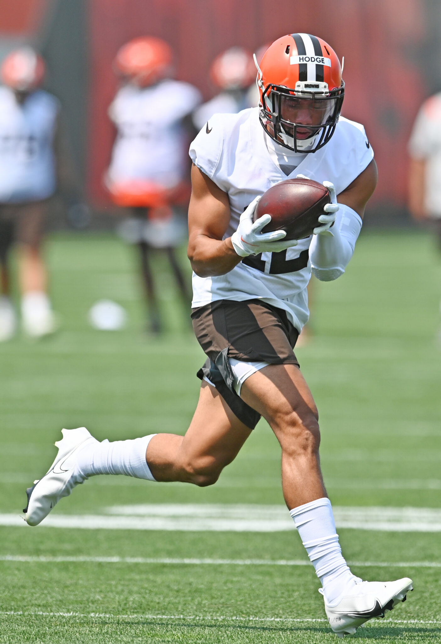 Falcons Re-Sign WR KhaDarel Hodge