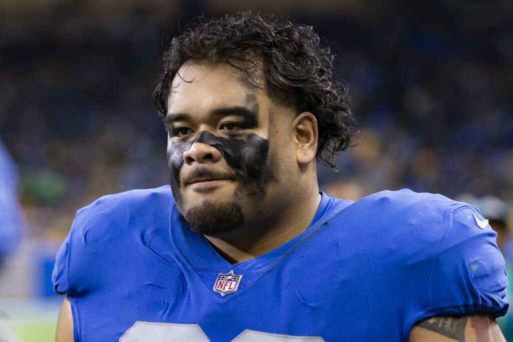 Panthers To Sign DL John Penisini