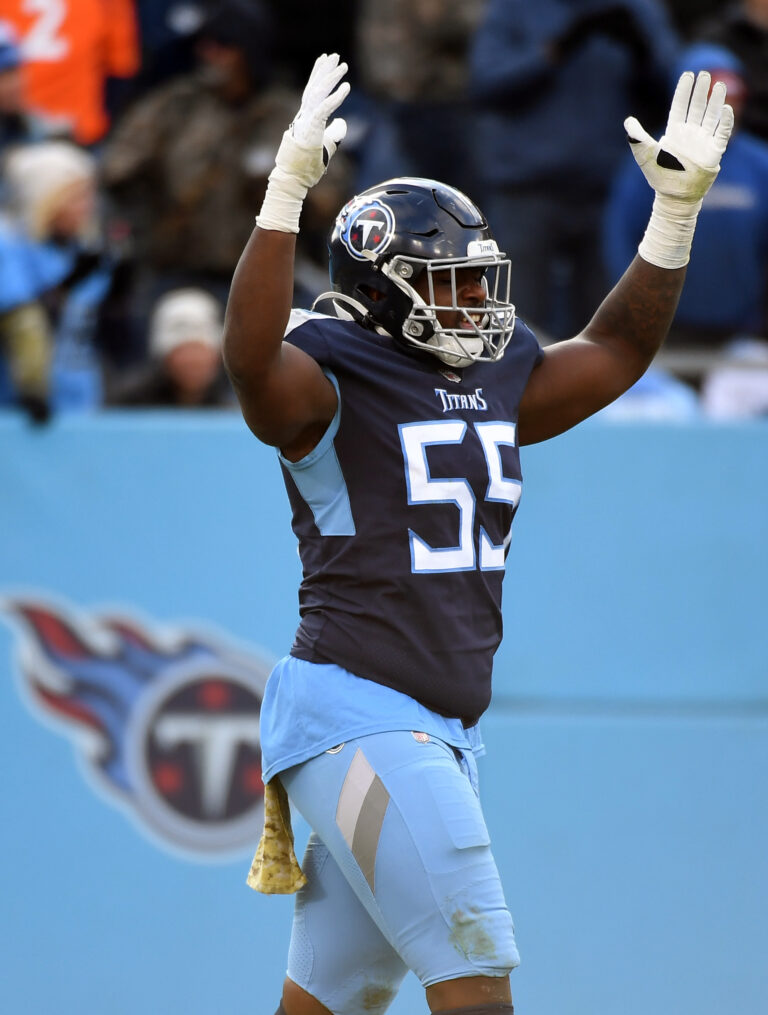 Dolphins To Extend C Aaron Brewer
