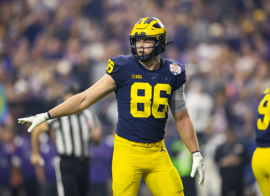 Cowboys Sign Round 2 TE Luke Schoonmaker