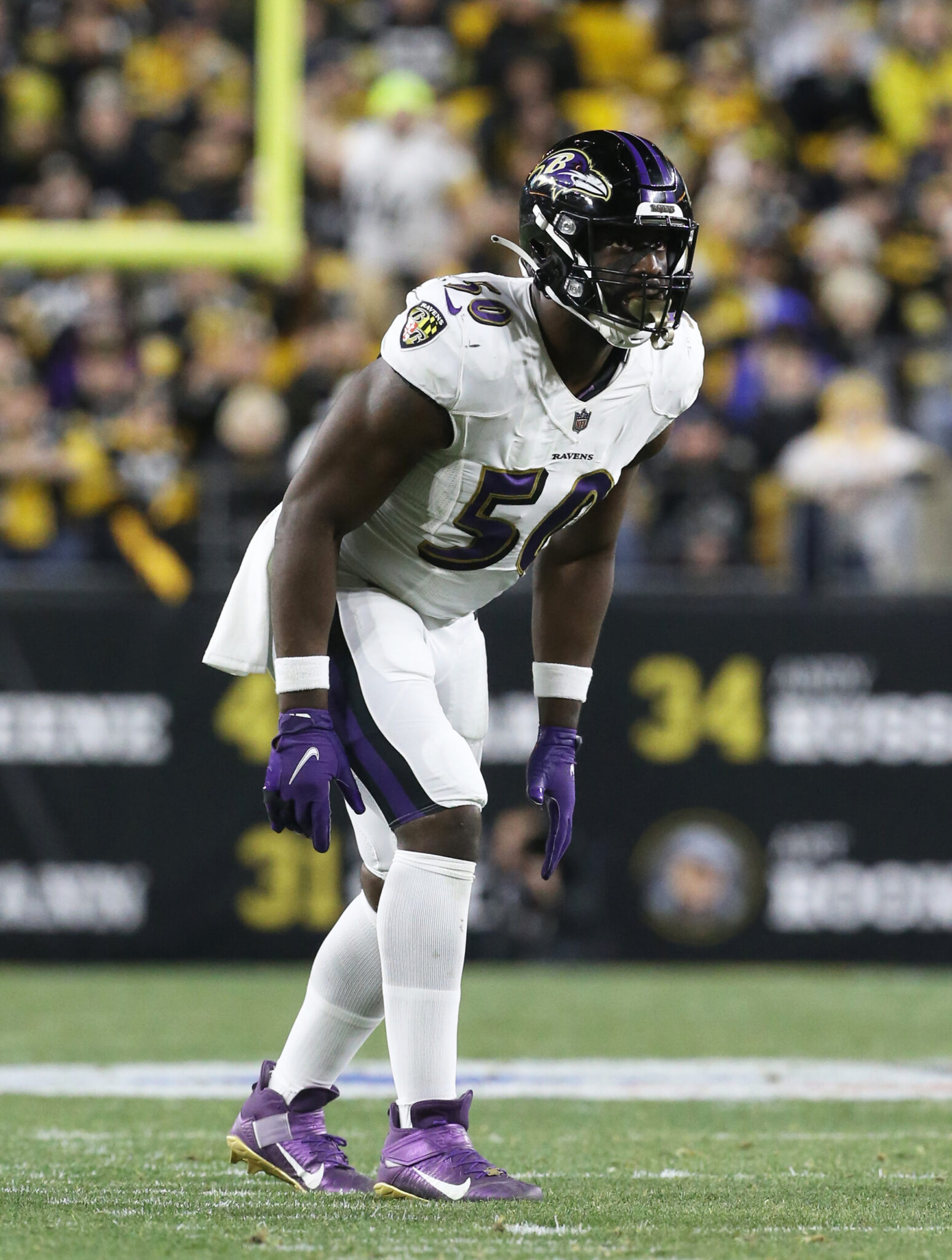 Panthers Sign OLB Justin Houston