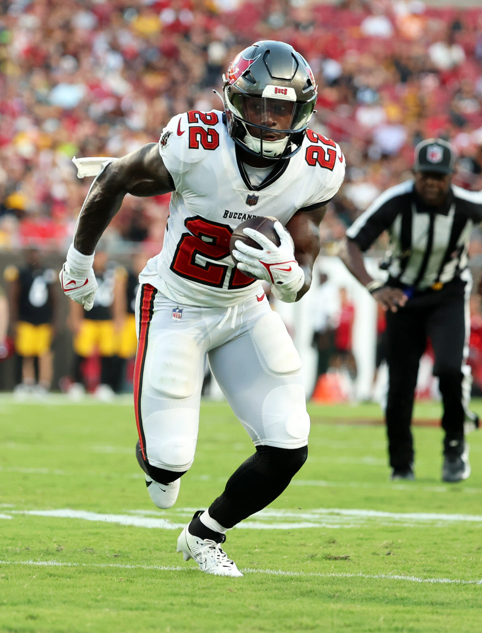 RB Chase Edmonds Expected To Miss 2024 Season