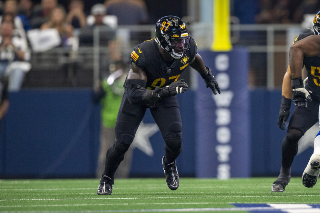 Ravens Host Carl Lawson, Efe Obada