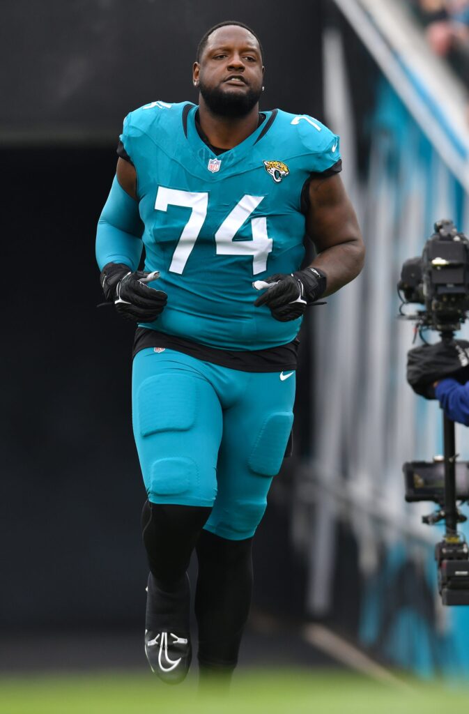 Jaguars Trade LT Cam Robinson To Vikings