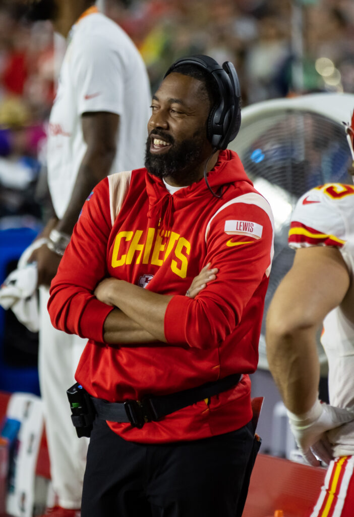 Saints To Interview Greg Lewis For OC Position