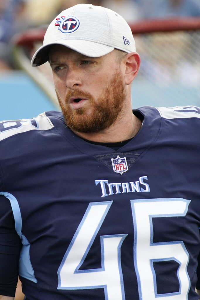 Titans Re-Sign LS Morgan Cox